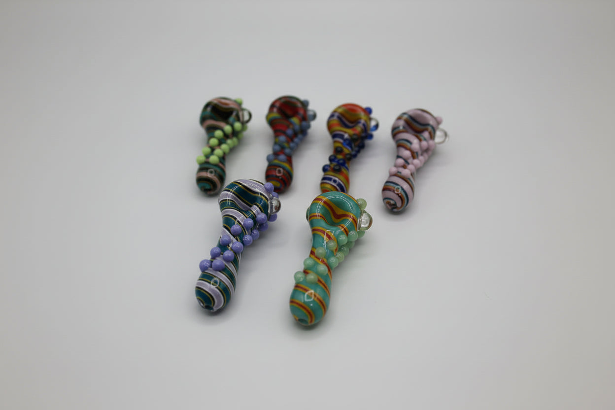 IC GLASS - Premium Glass Swirl Hand pipe with beeds | ICHP1040 – IC Glass